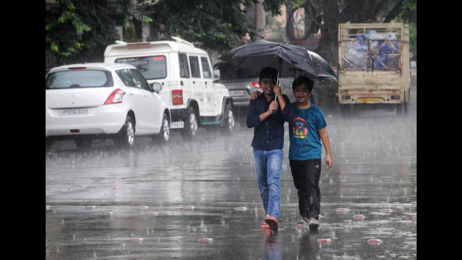 IMD predicts heavy rain across west UP in next 48 hours | Hindustan Times