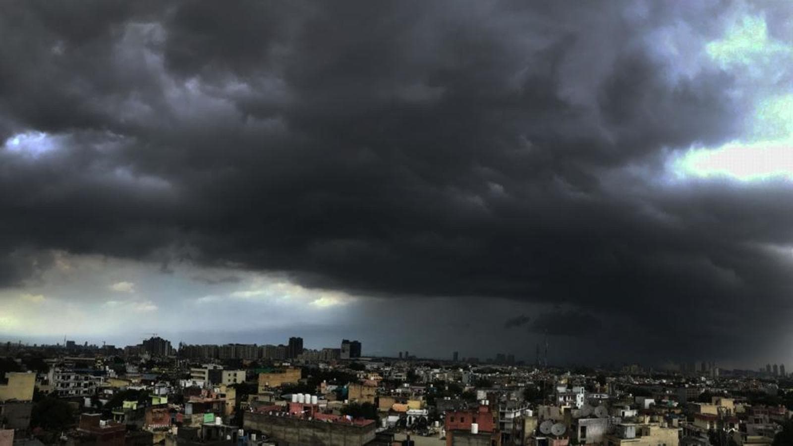 Delhi weather: Light rain likely today, says IMD | Latest News Delhi ...
