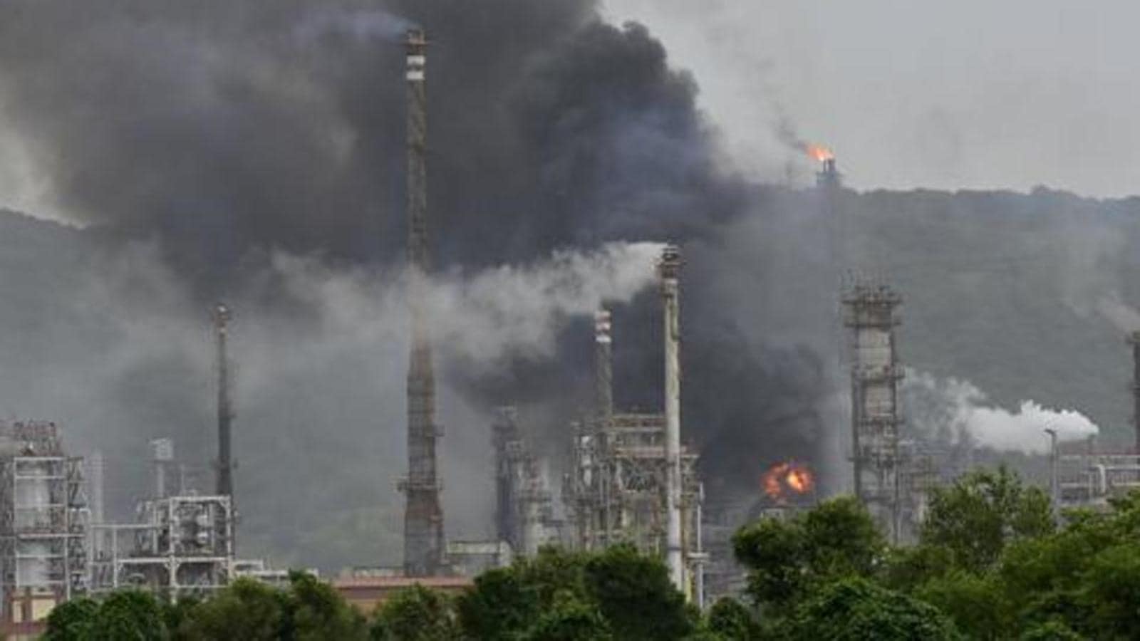 17 including five employees injured in blast at Begusarai’s Barauni ...