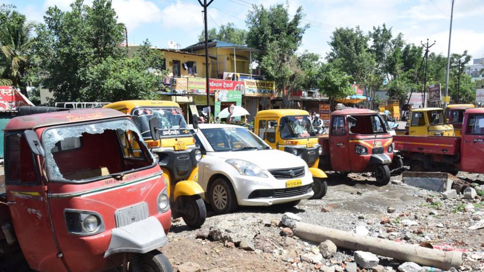 Gang goes on rampage in Yerawada: vehicles vandalised, 1 hurt ...