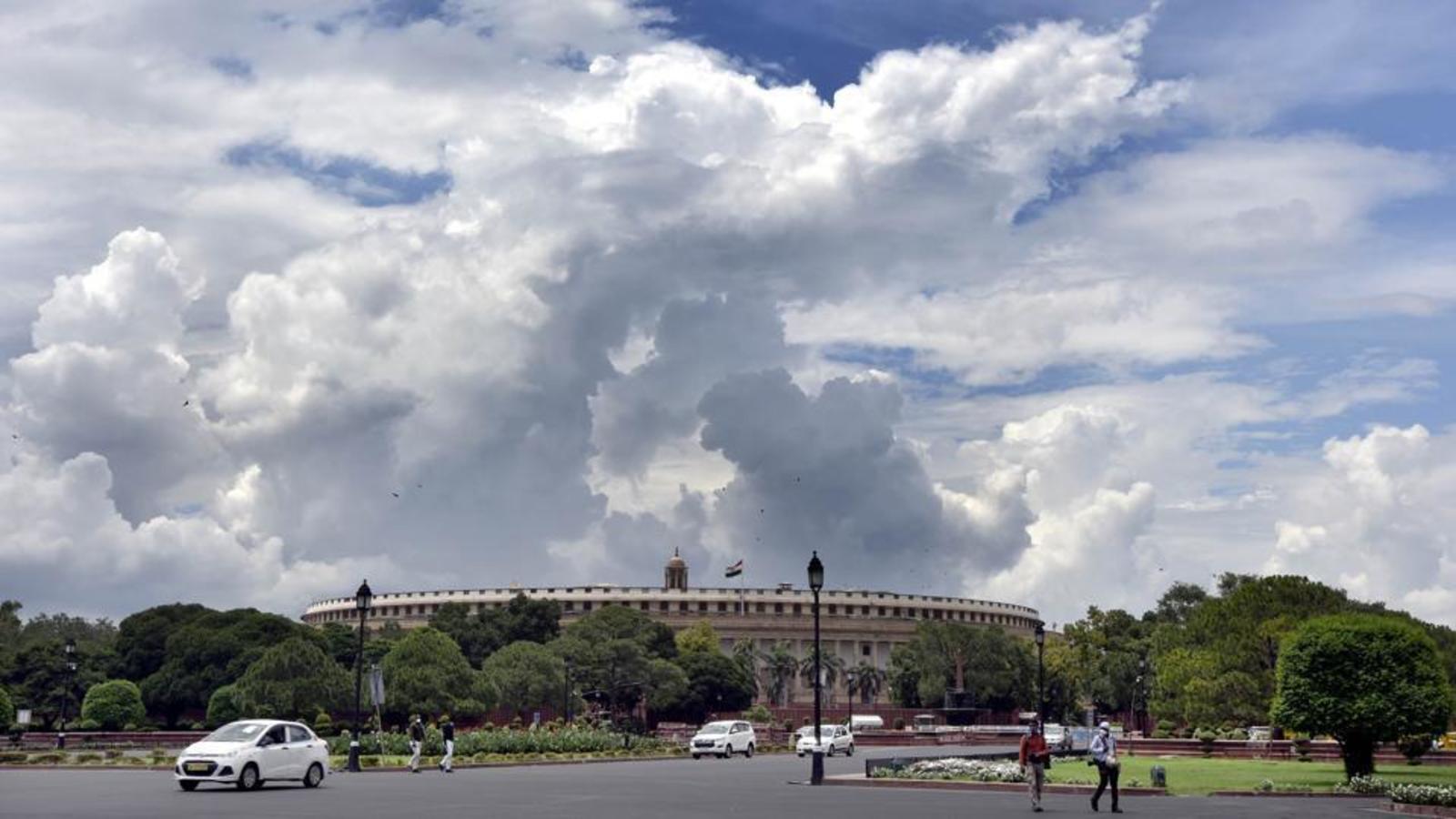 Cloudy sky with a chance of light rain in Delhi today: IMD | Latest ...
