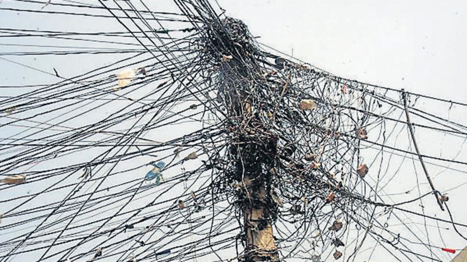 Significant drop in electricity theft cases in Uttar Pradesh | Latest ...