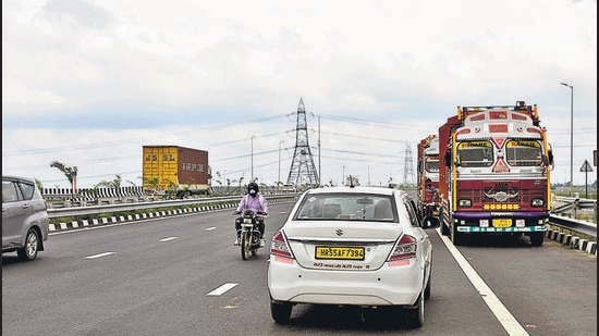 Ghaziabad transport department suspends registrations of 1.12 lakh ...