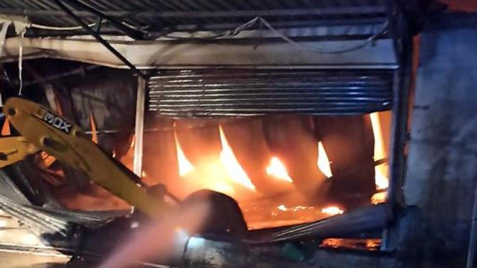 Fire engulfs shop in Market Yard, one rescued - Hindustan Times