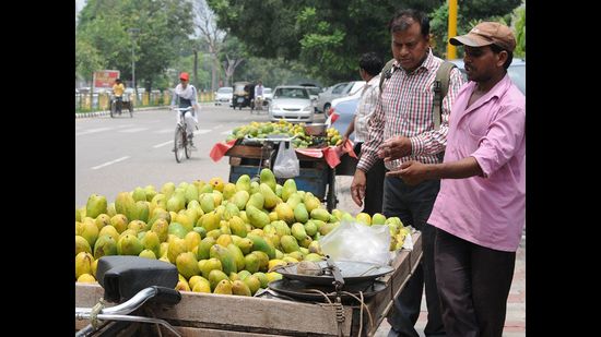 Street-Vending: After Lucknow’s Charbagh, other city areas to be ...