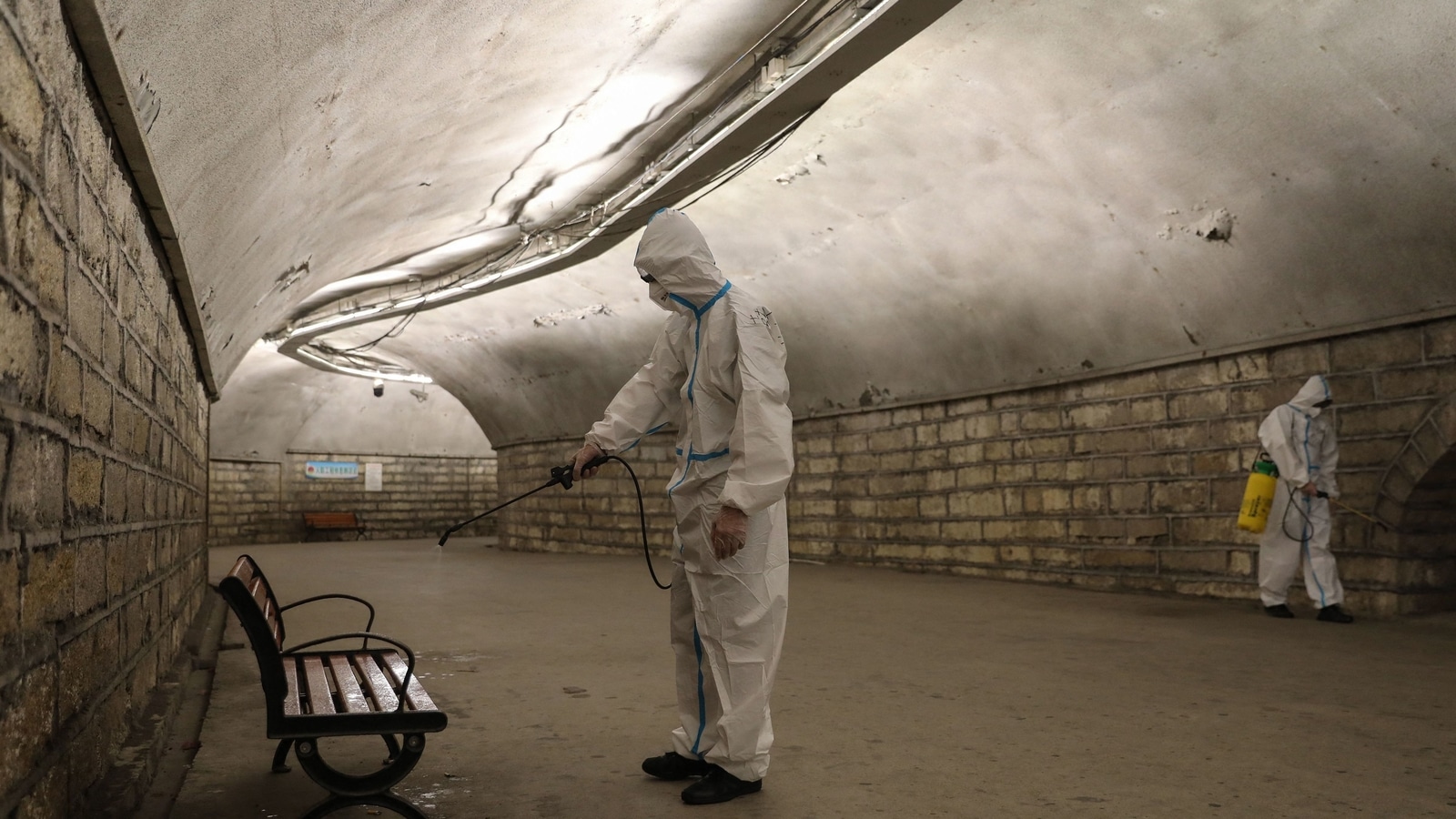 Isolated China, the last country chasing Covid zero, resolves to stamp ...