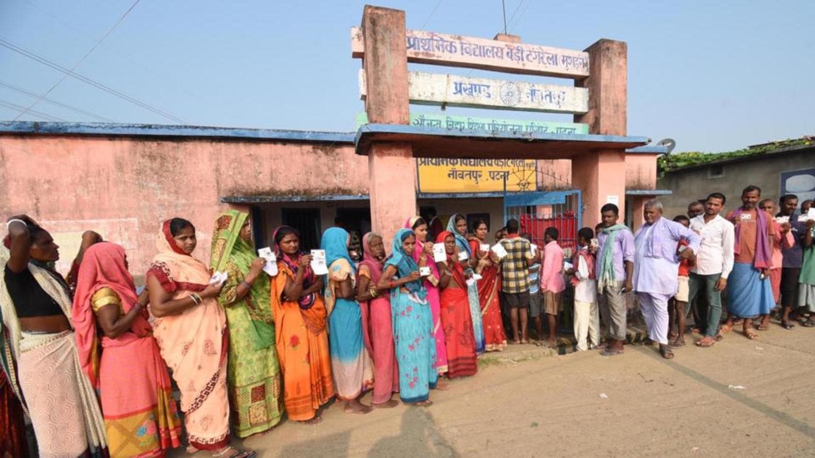 Bihar panchayat polls: Migrants visiting home in festive season set to ...