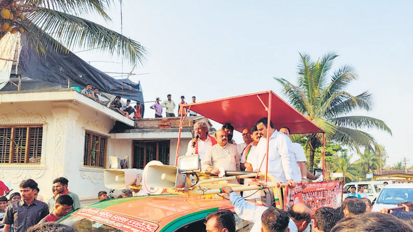 Karnataka bypolls: BJP, Congress spar over welfare schemes | Latest ... Karnataka bypolls: BJP, Congress spar over welfare schemes | Latest ...