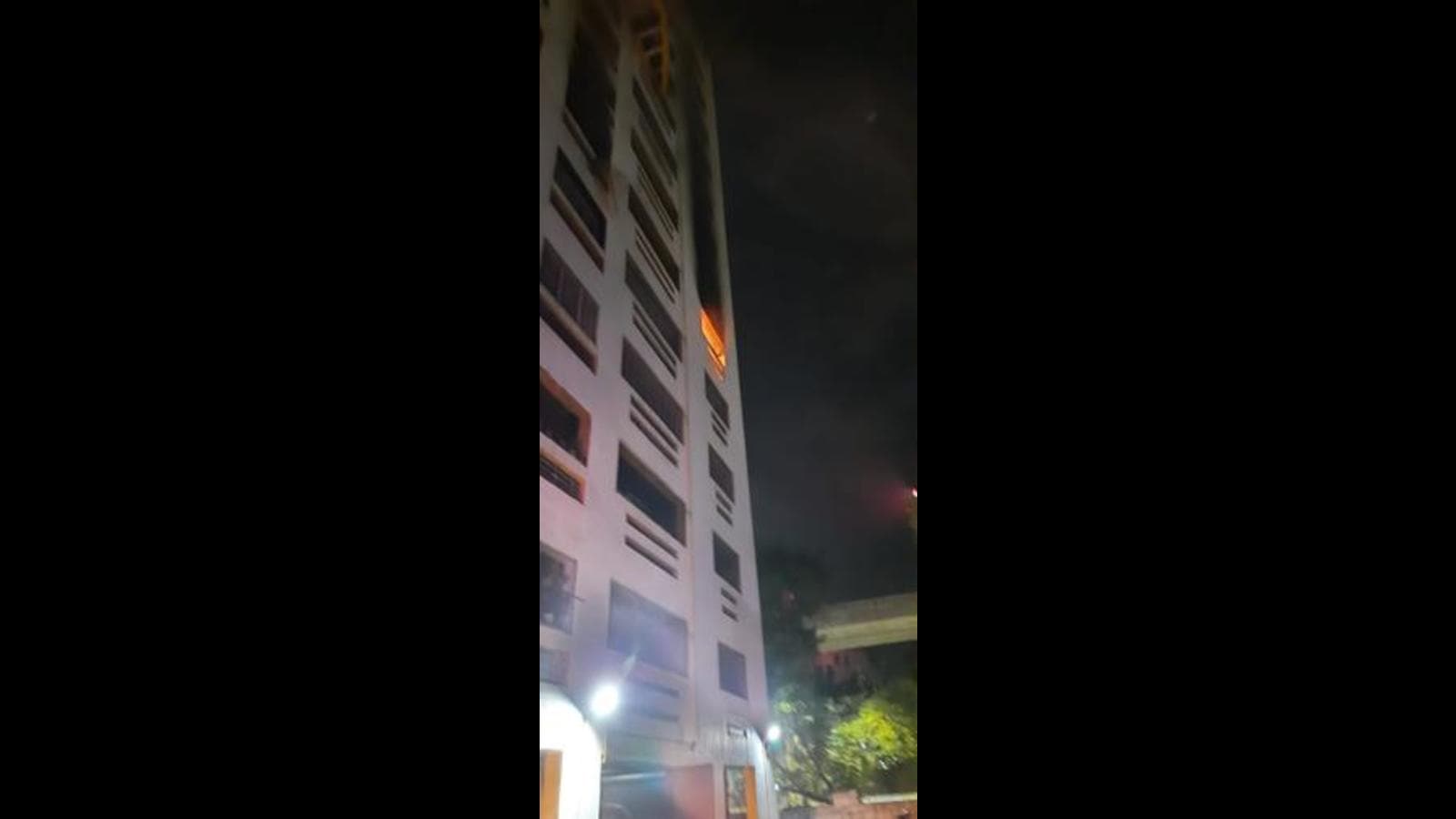Fire breaks out in residential building of Raheja Gardens in Thane ...