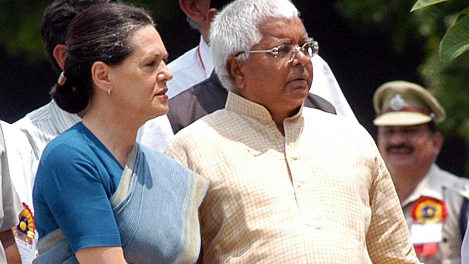 Amid strain in Cong-RJD ties, Lalu says held talks with Sonia ...