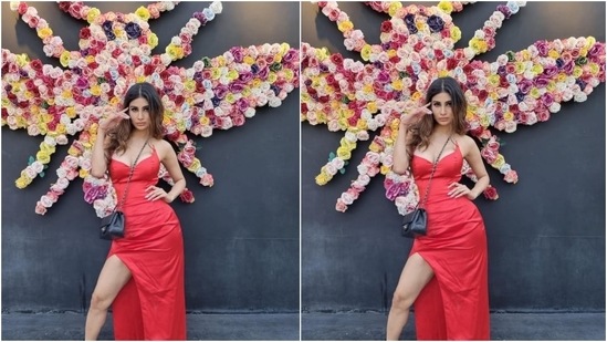 Mouni Roy in ₹28k red strapless dress celebrates Halloween, can you ...