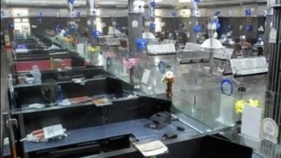 Hankering after holidays, obsessed over off days | Hindustan Times