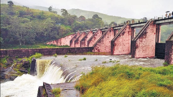 Tamil Nadu opens eight gates of Mullaperiyar dam | Latest News India