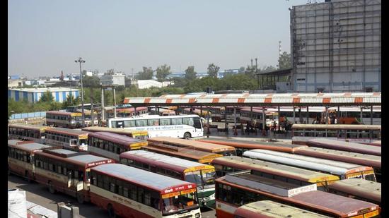 UPSRTC wants govt to pay ₹544 cr for ferrying migrants, deploying buses ...