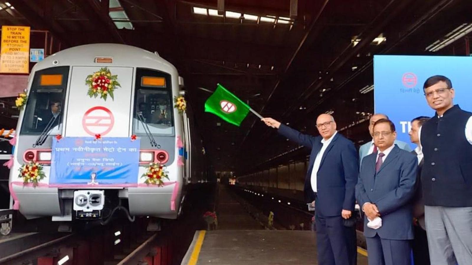 DMRC unveils first refurbished train in Delhi, 9 more by Sept 2022 ...