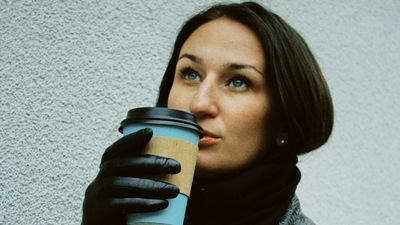 Wrap these unisex woollen mufflers in different styles this winter | HT ...