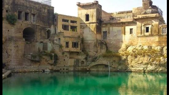 Hindu jatha to leave for Katas Raj Temples in Pak on Dec 17 - Hindustan ...