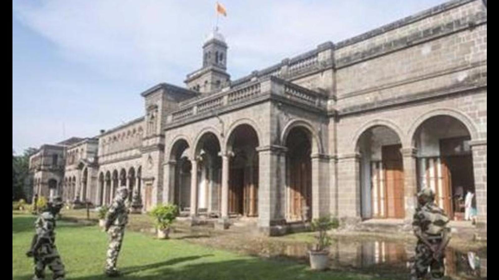 PMC stays construction work around SPPU main building | Hindustan Times