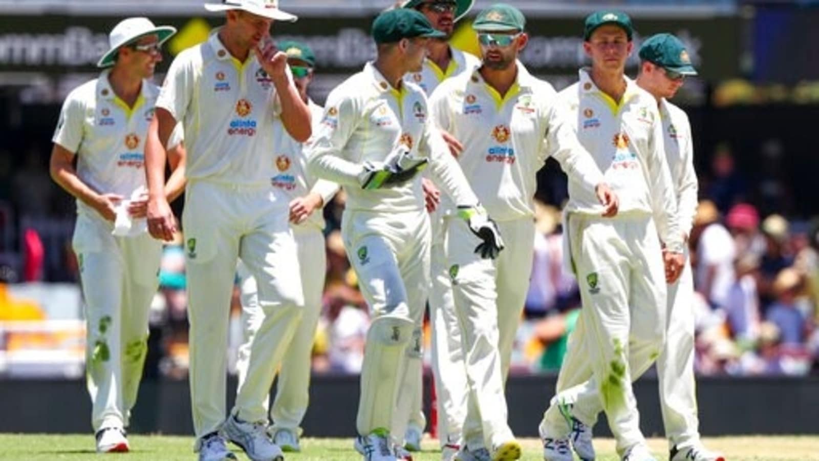 'I knew it was sandpaper': Australia star falls victim to hilarious ...