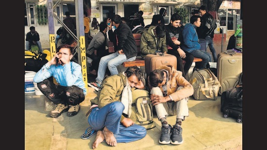 Farm labourers’ protest: Passengers stranded for 4 hours as railways ...
