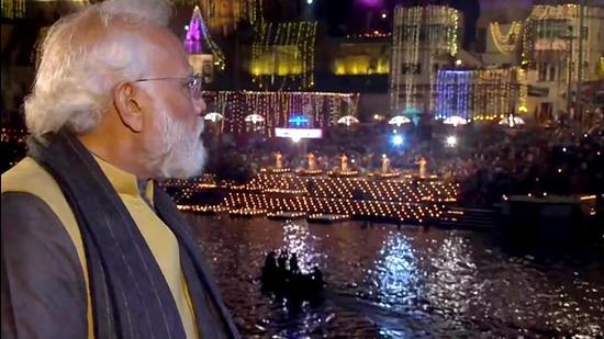 PM Modi, chief ministers watch Ganga aarti - Hindustan Times