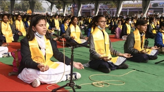 55,000 students of 2,500 schools join ‘shloka’ chanting on Gita ...