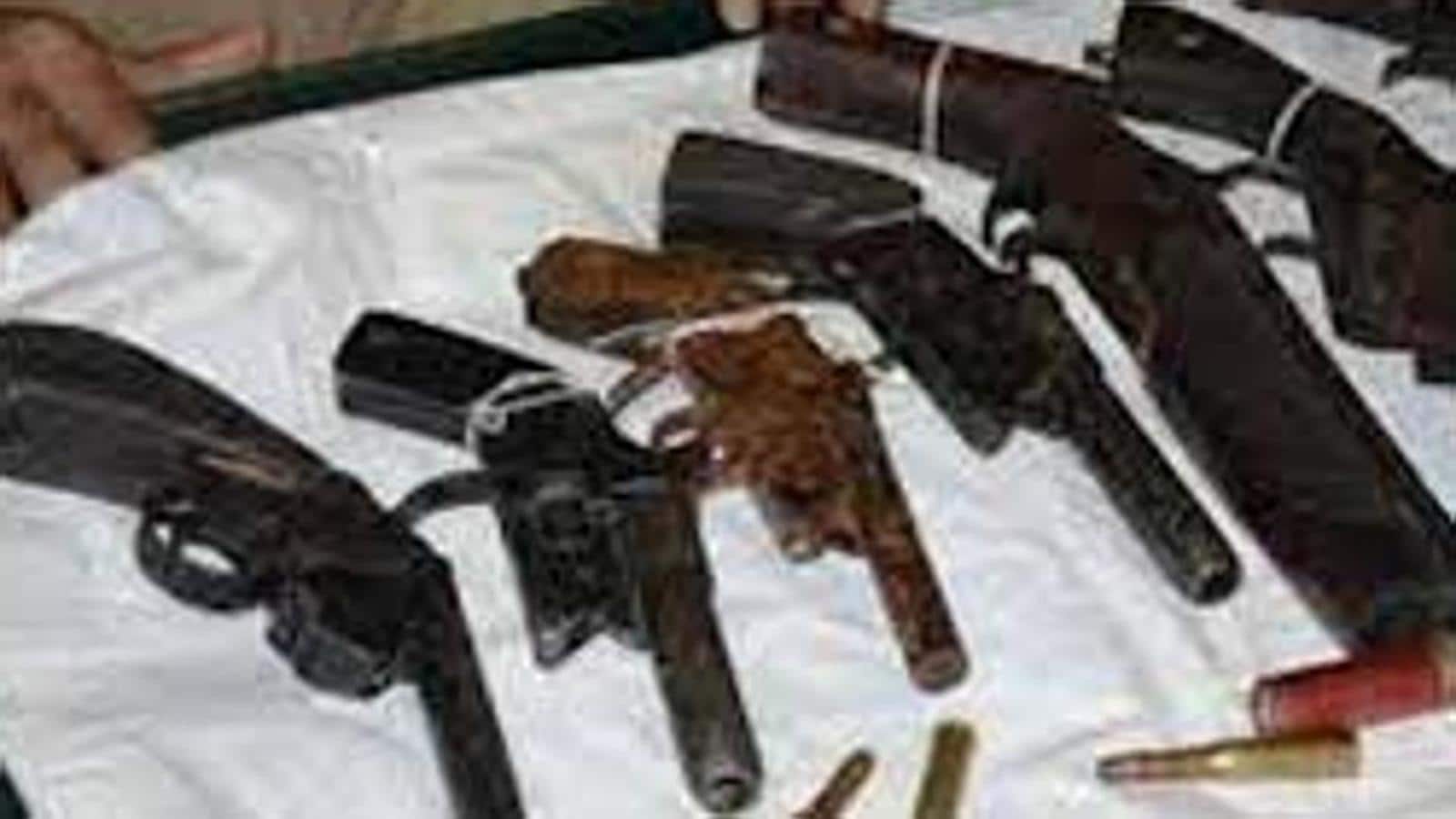 Delhi Police hike reward for info on illegal guns trade | Latest News Delhi