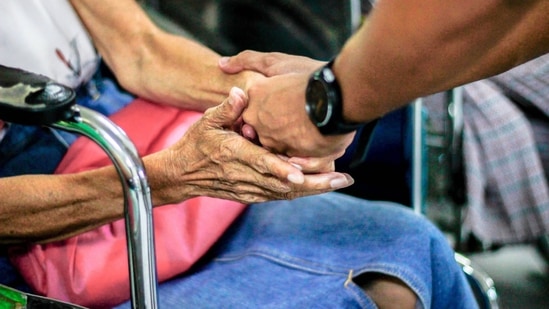 People share stories of how strangers helped them. Tales are ...