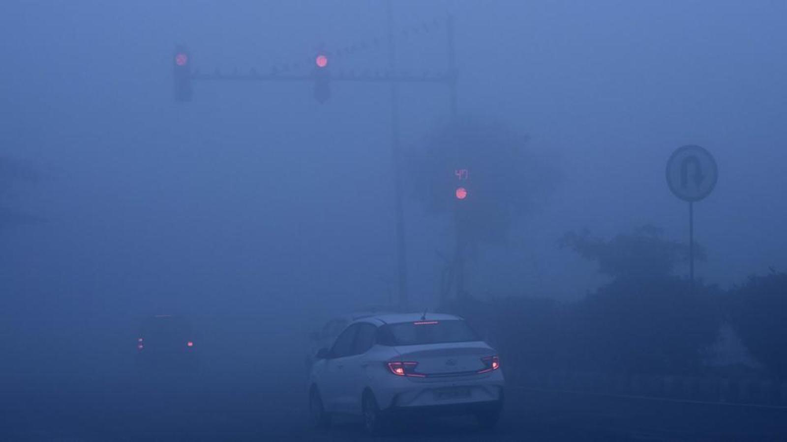 Visibility below 100m amid season’s first ‘dense’ fog spell in Delhi ...