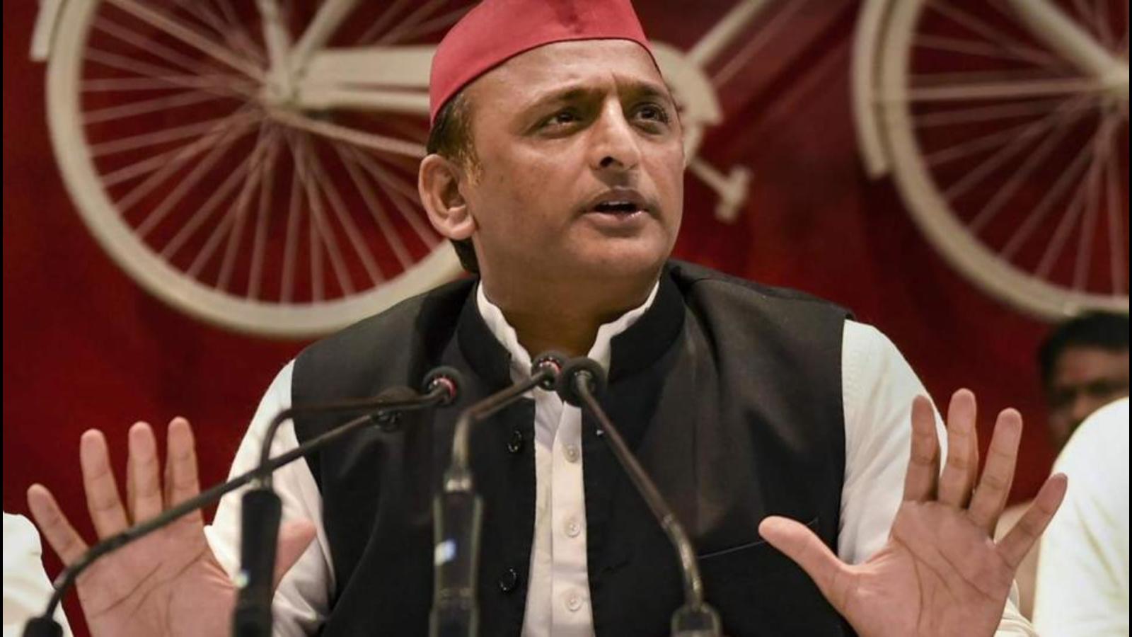 Akhilesh promises 300 units of free power to households - Hindustan Times