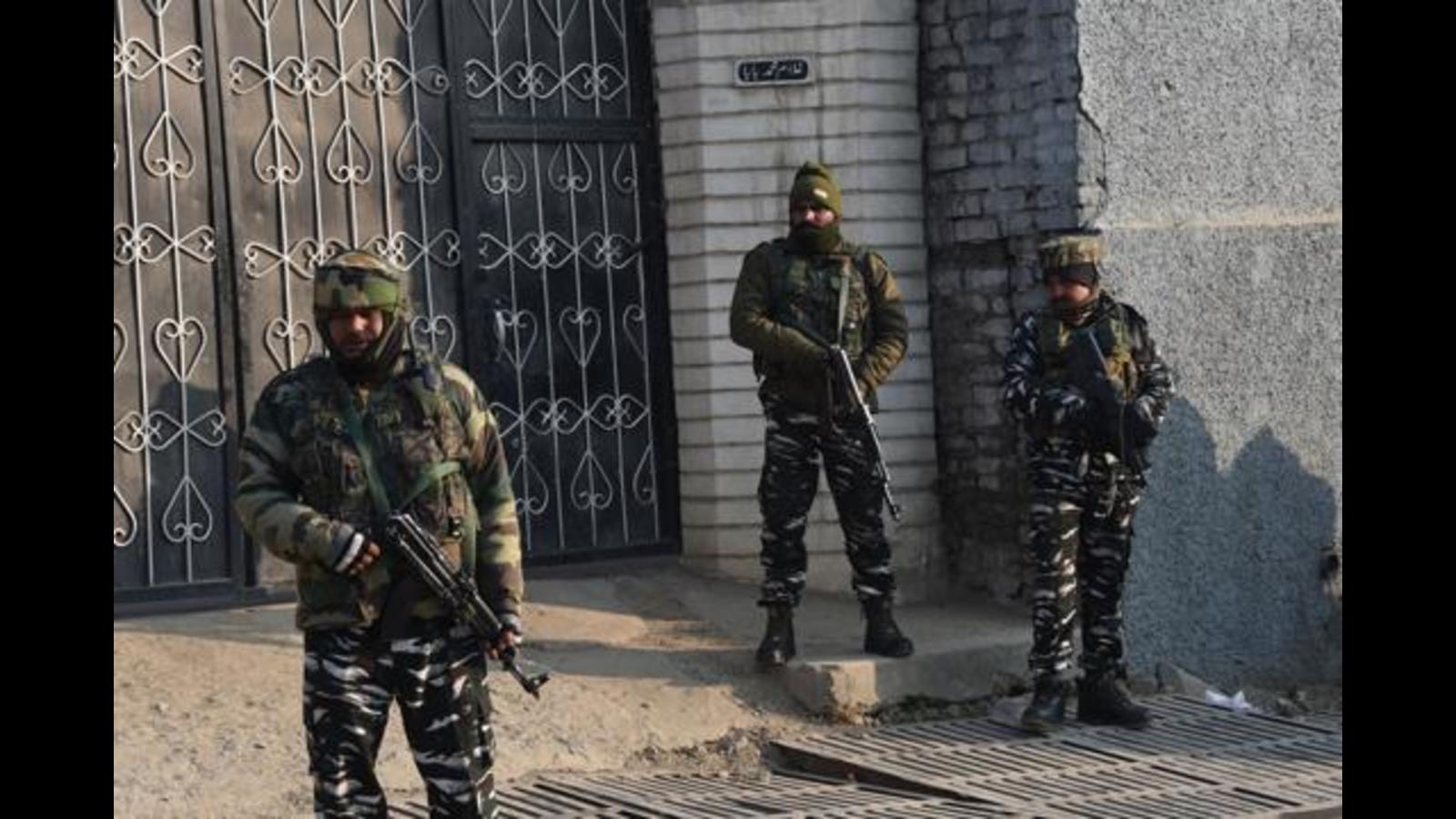 Army: Infiltrator killed in J-K’s Kupwara, Pakistan’s BAT bid foiled - Hindustan Times