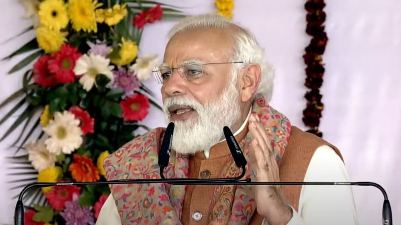PM Modi in Meerut, lays foundation of Major Dhyan Chand Sports ...