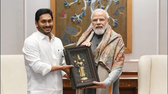 Jagan meets Modi, seeks borrowing facility for Andhra| India News