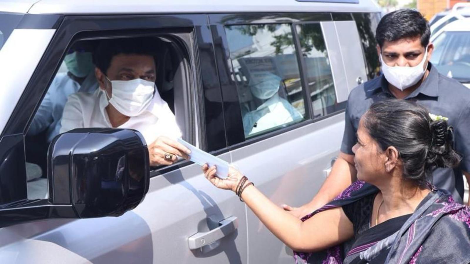 Stalin distributes face masks on Chennai roads amid Covid surge ...