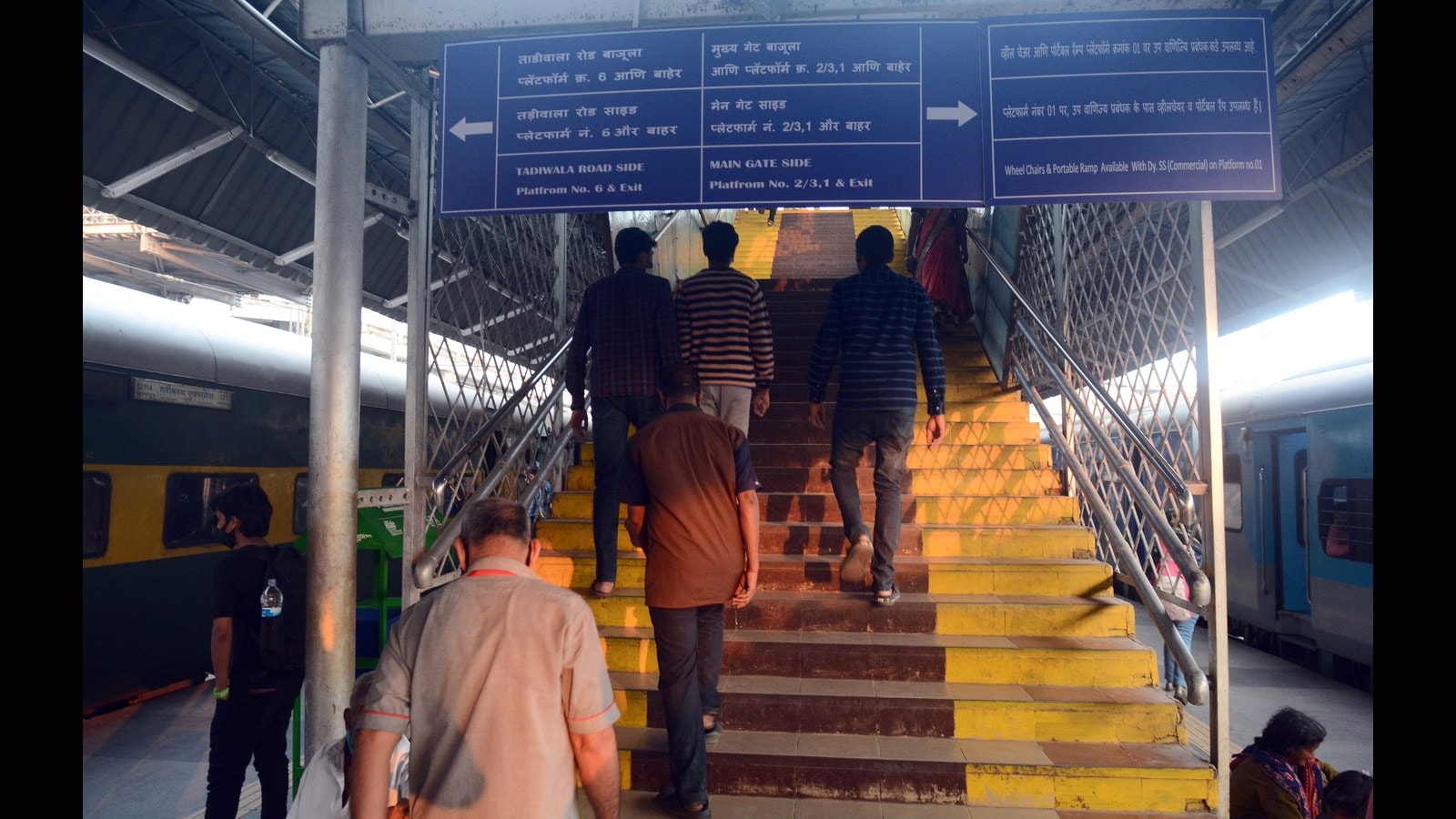 35 new sign boards installed at Pune railway station | Hindustan Times