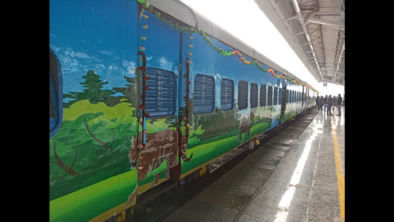 UP’s first joyride train to start its maiden journey today | Hindustan ...
