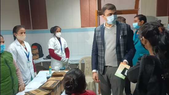 DM Abhishek Prakash conducts surprise checks of community health ...