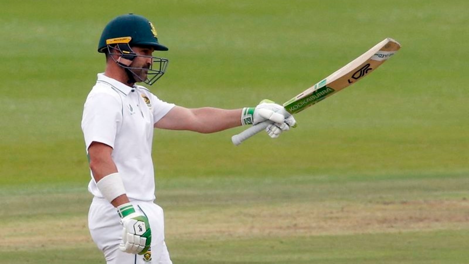 'How does he play and miss so many balls without edging?': Aakash ...