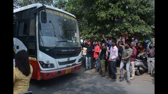 MSRTC staff firm on strike, 73 days and counting... | Hindustan Times