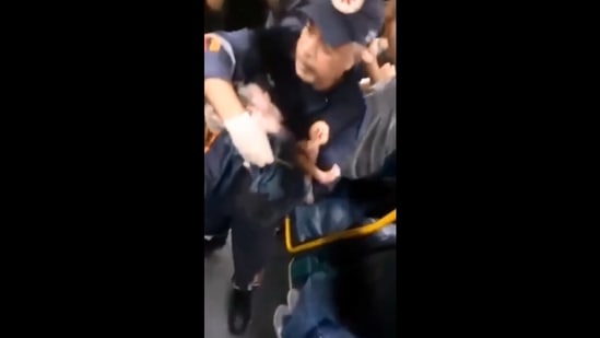Woman gives birth on bus in Rio de Janeiro, fellow passengers help with ...