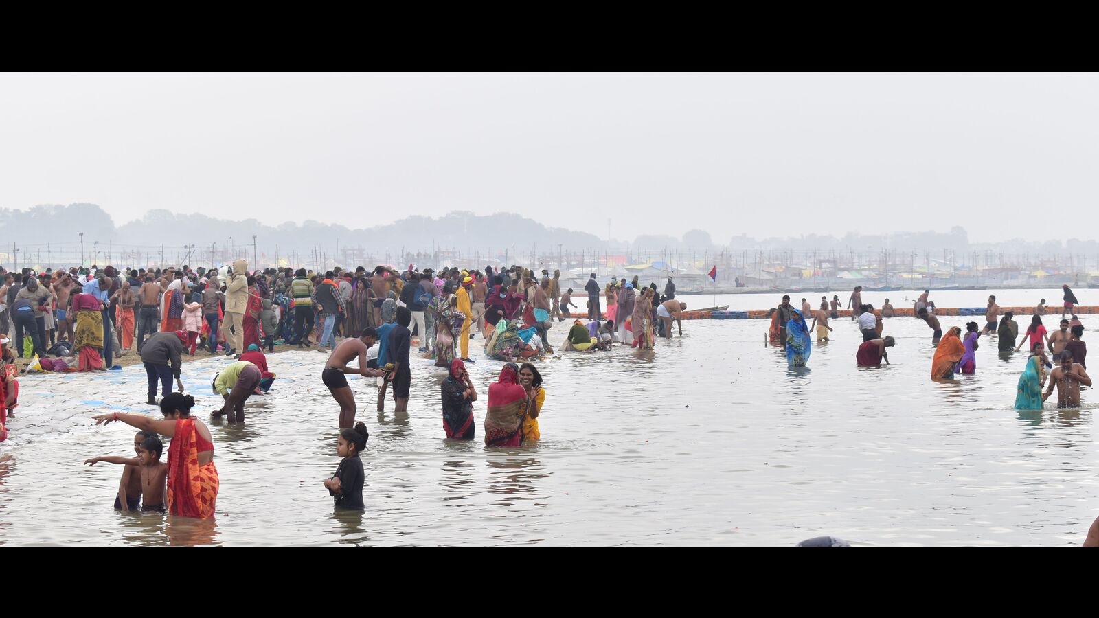 Magh Mela: Over 3 lakh take dip on Paush Purnima at Sangam as Kalpwas ...