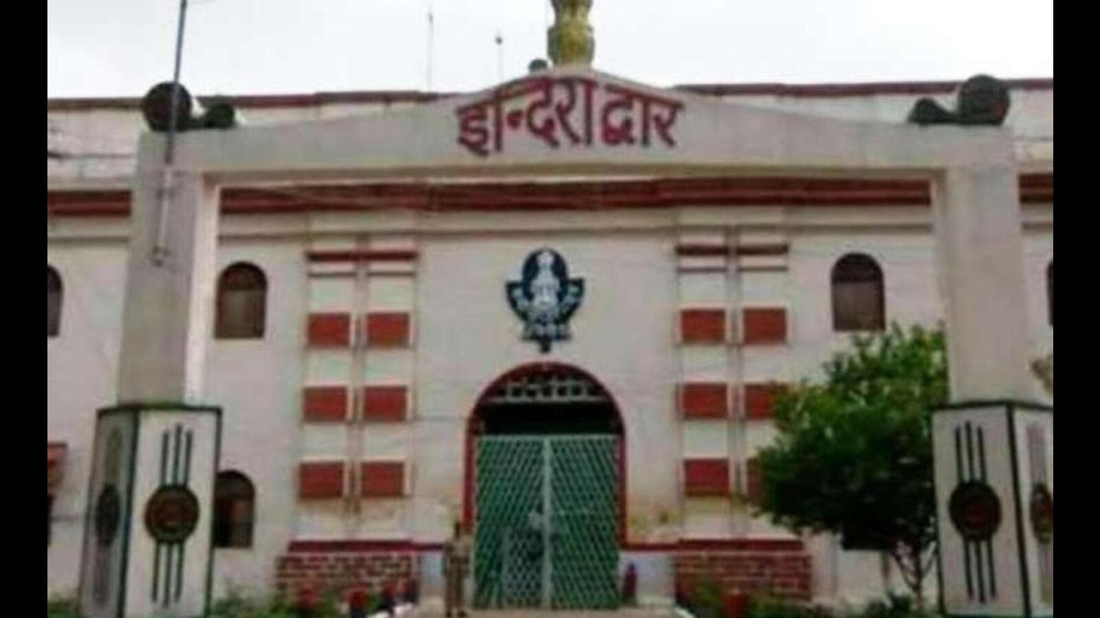 Special Sunday meal for Naini jail inmates in Prayagraj | Hindustan Times