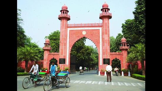 Review: The Making of The Modern Indian Muslim; Aligarh Muslim ...