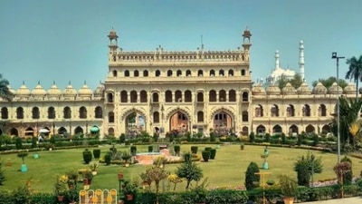 Video of group dancing atop Lucknow’s Bada Imambada raises hackles ...