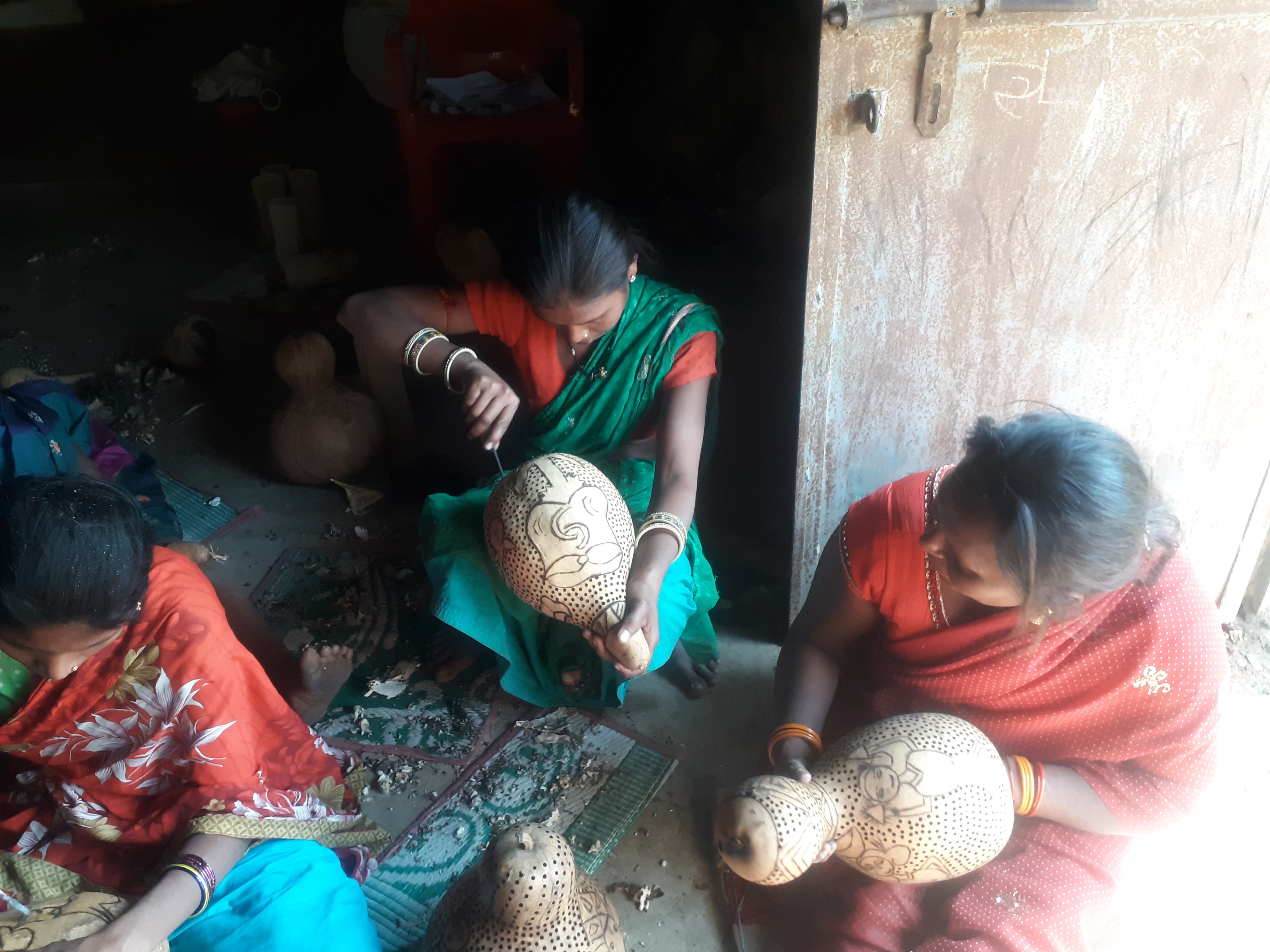 Chhattisgarh’s tuma crafts: How artisans are putting art to gourd use ...