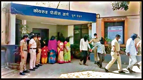 Mum, 7 others held for selling 4-year old for ₹1,60,000 to childless ...