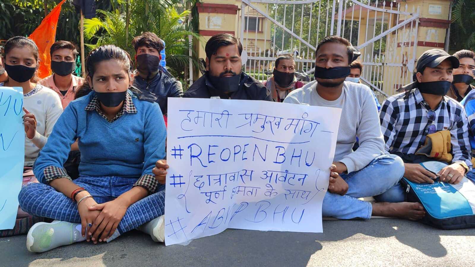 Varanasi: BHU students sit on indefinite dharna, demand reopening of ...