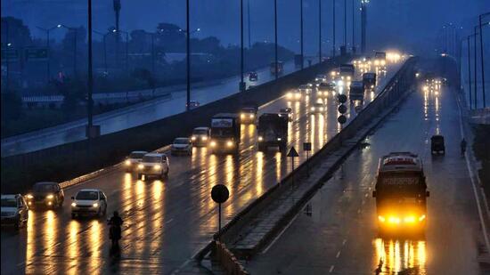 Foggy weather to persist for next two days in Gurugram, says Met dept ...