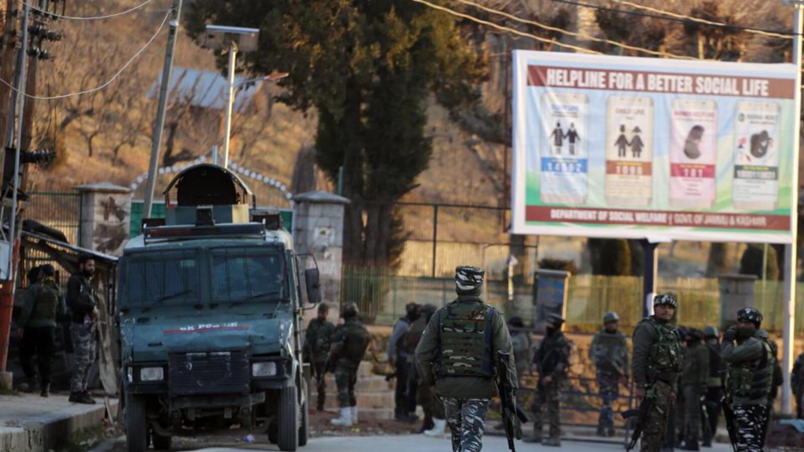 Cop killed, four injured in Valley terror attack | Latest News India