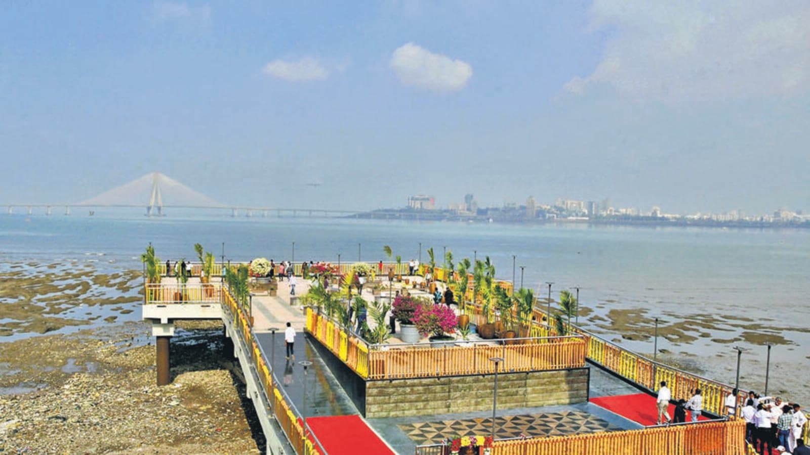 After Dadar, Girgaum Chowpatty to have a viewing deck next month ...